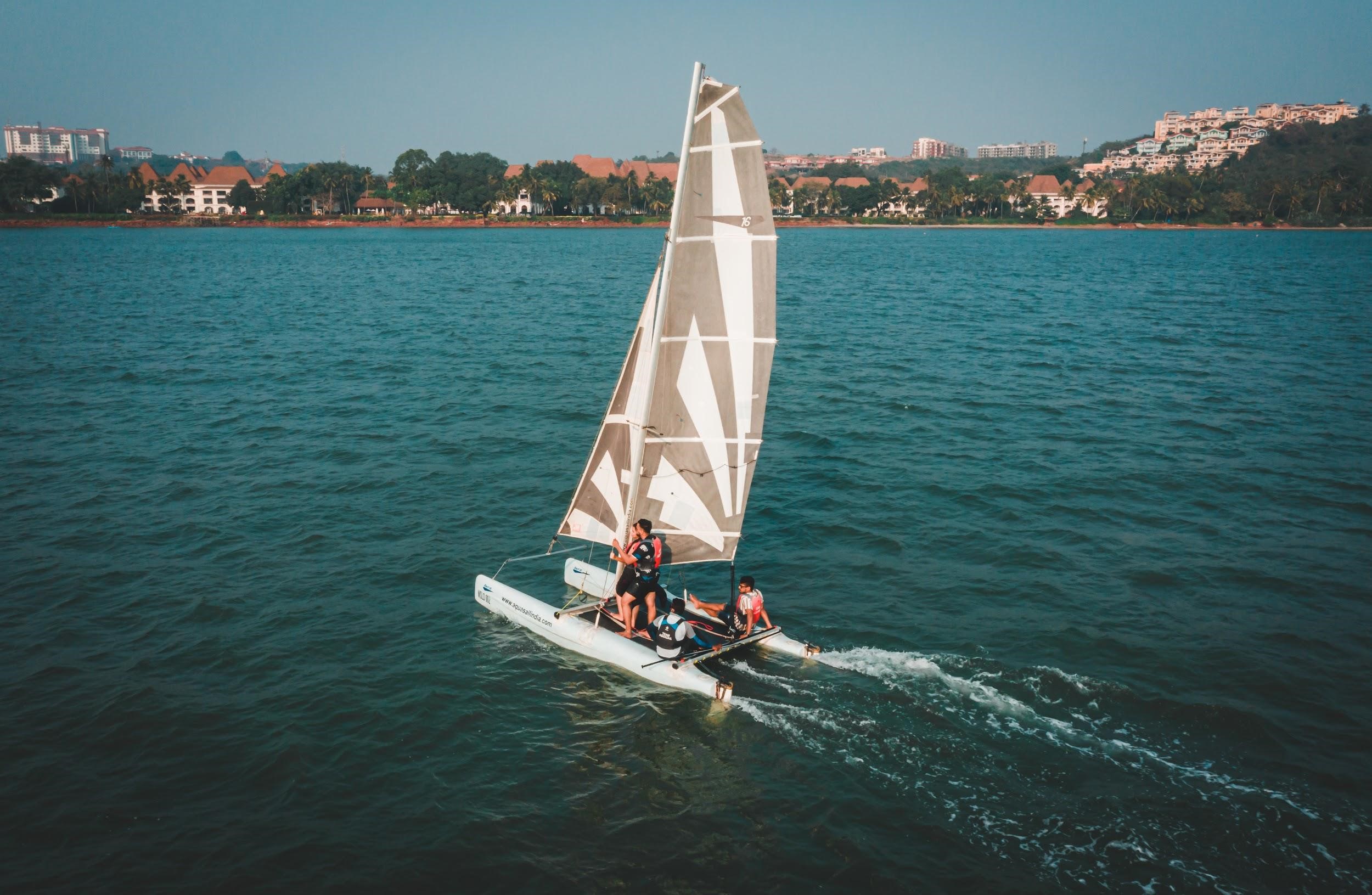 Here are 5 expert tips to make your first Sail a smooth one - Aquasail ...